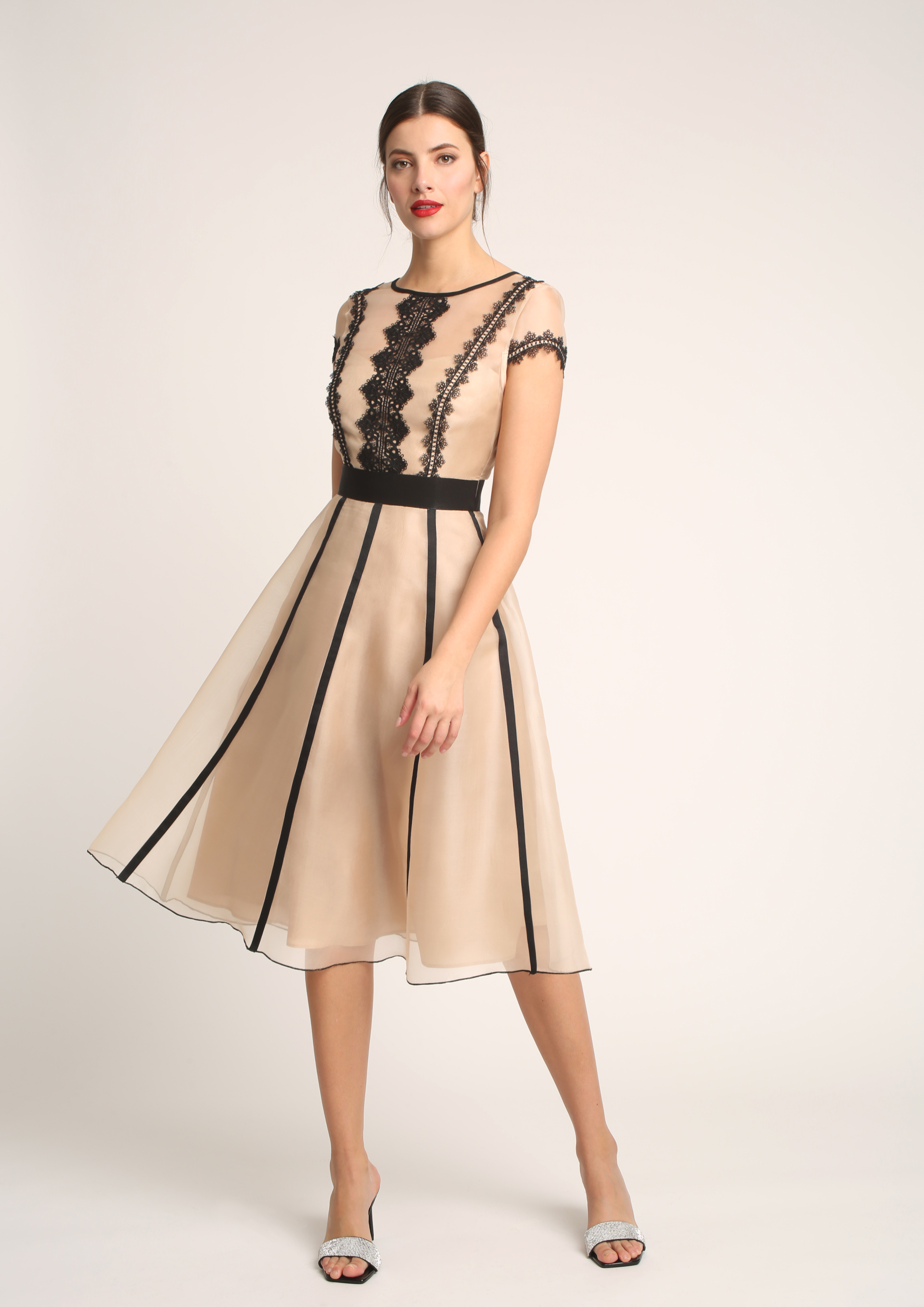 Vestido de cóctel beige